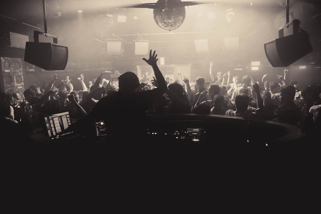 Crafting a Great DJ Set - Roland Articles