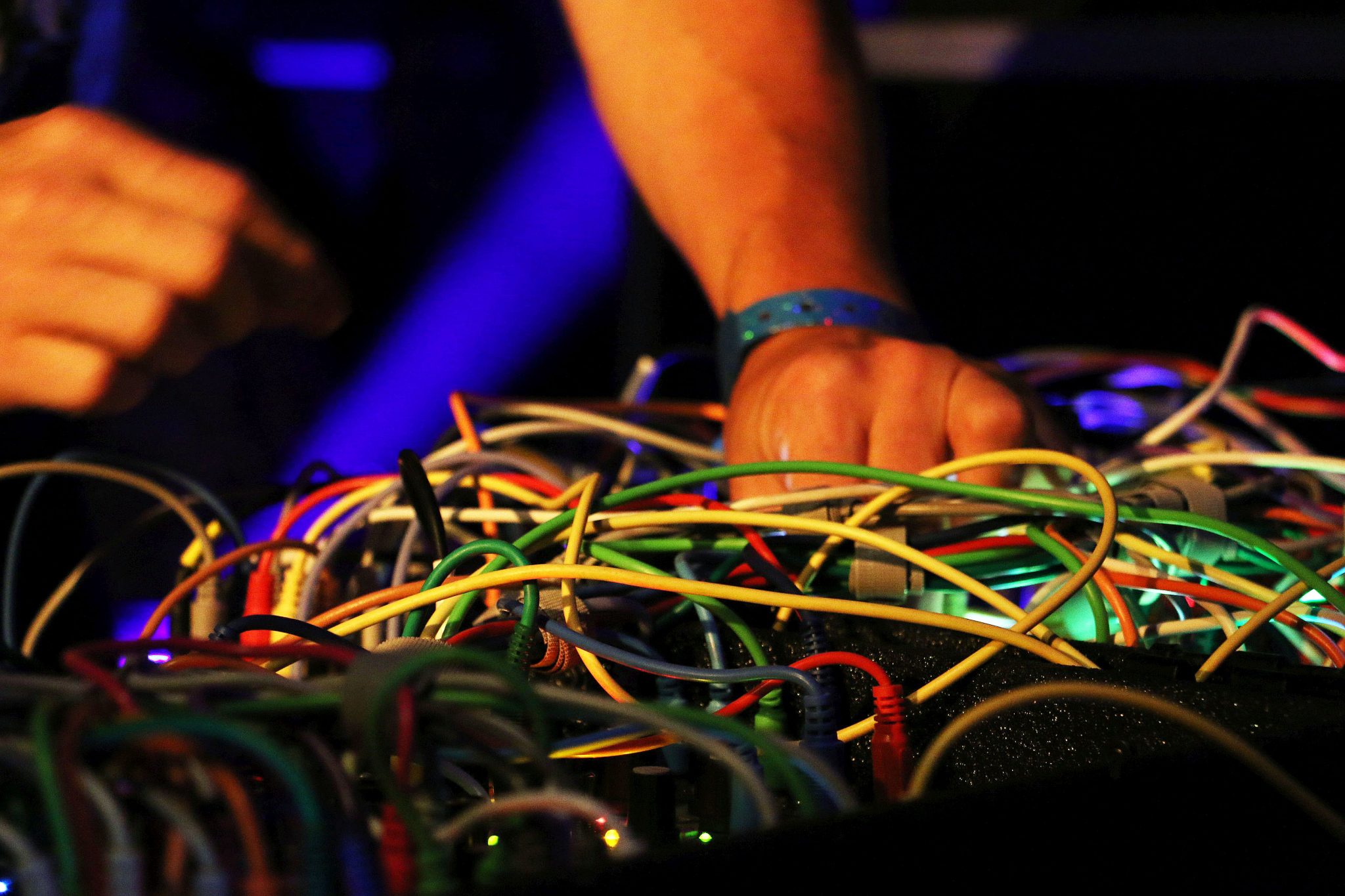 Richard Devine: A Systic Approach to Acid - Roland Articles